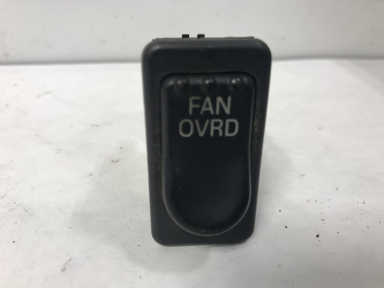 ETN8961K1498 | Sterling L9501 Dash/Console Switch for Sale