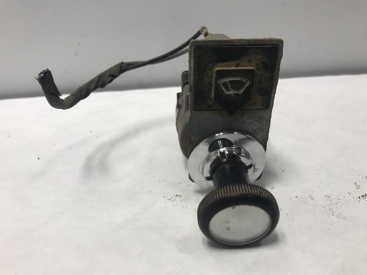 Ford LTS8000 Dash/Console Switch for Sale