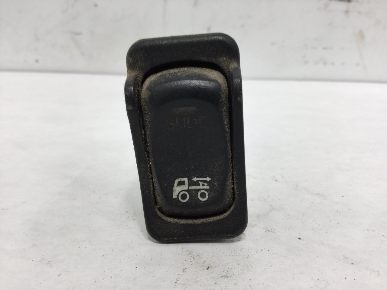 A06-37217-037 | Freightliner M2 112 Dash/Console Switch for Sale