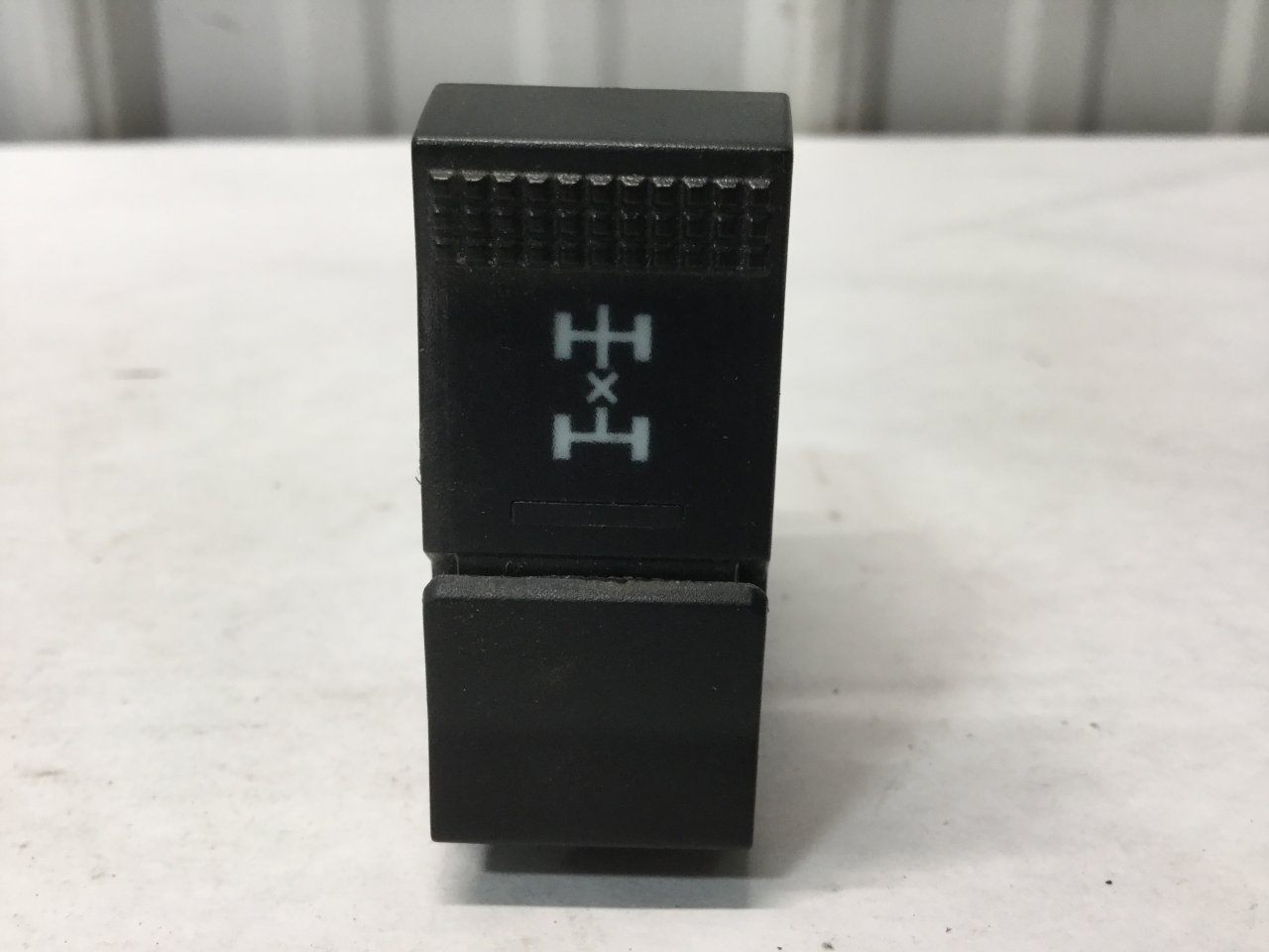 22846096 | Mack PINNACLE Dash/Console Switch for Sale
