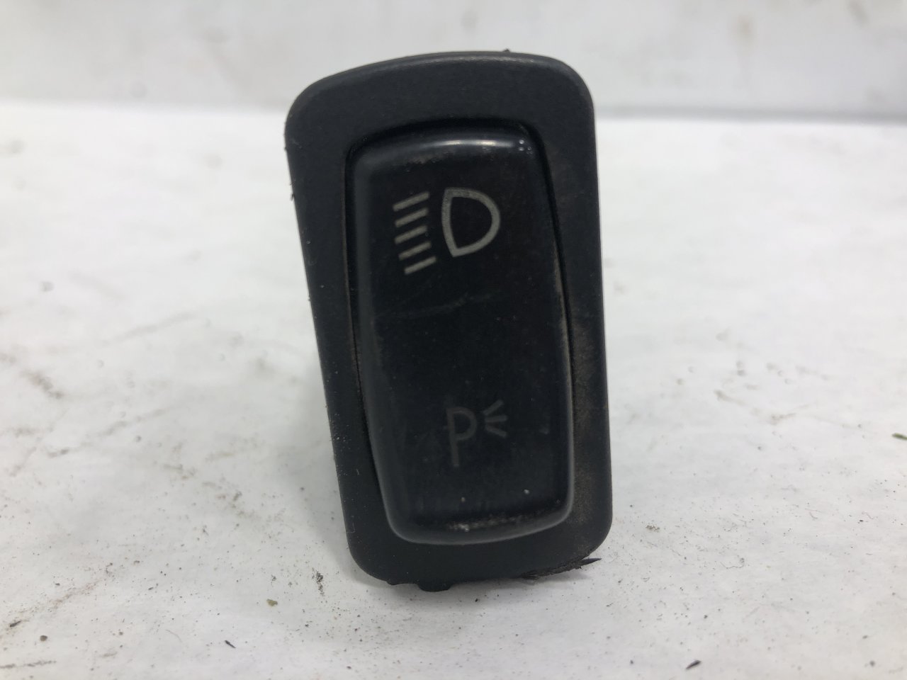 Mack RD600 Dash/Console Switch for Sale