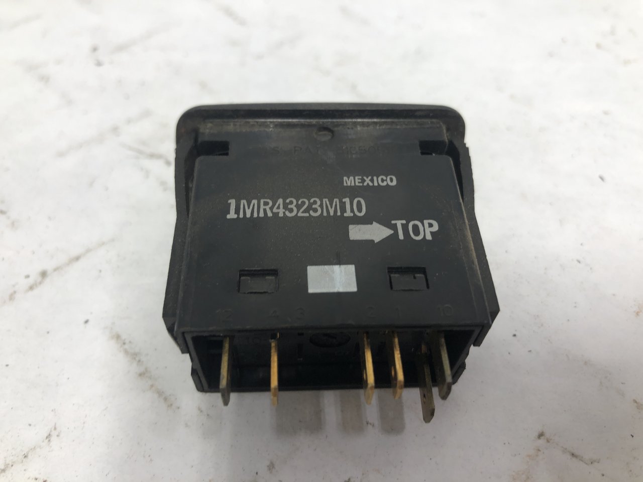 1MR4323M10 | Mack RD600 Dash/Console Switch for Sale
