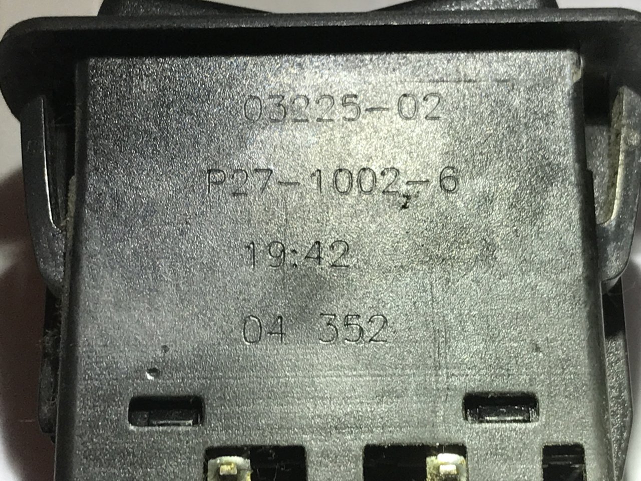 P27-1002-6 | Kenworth T2000 Dash/Console Switch for Sale