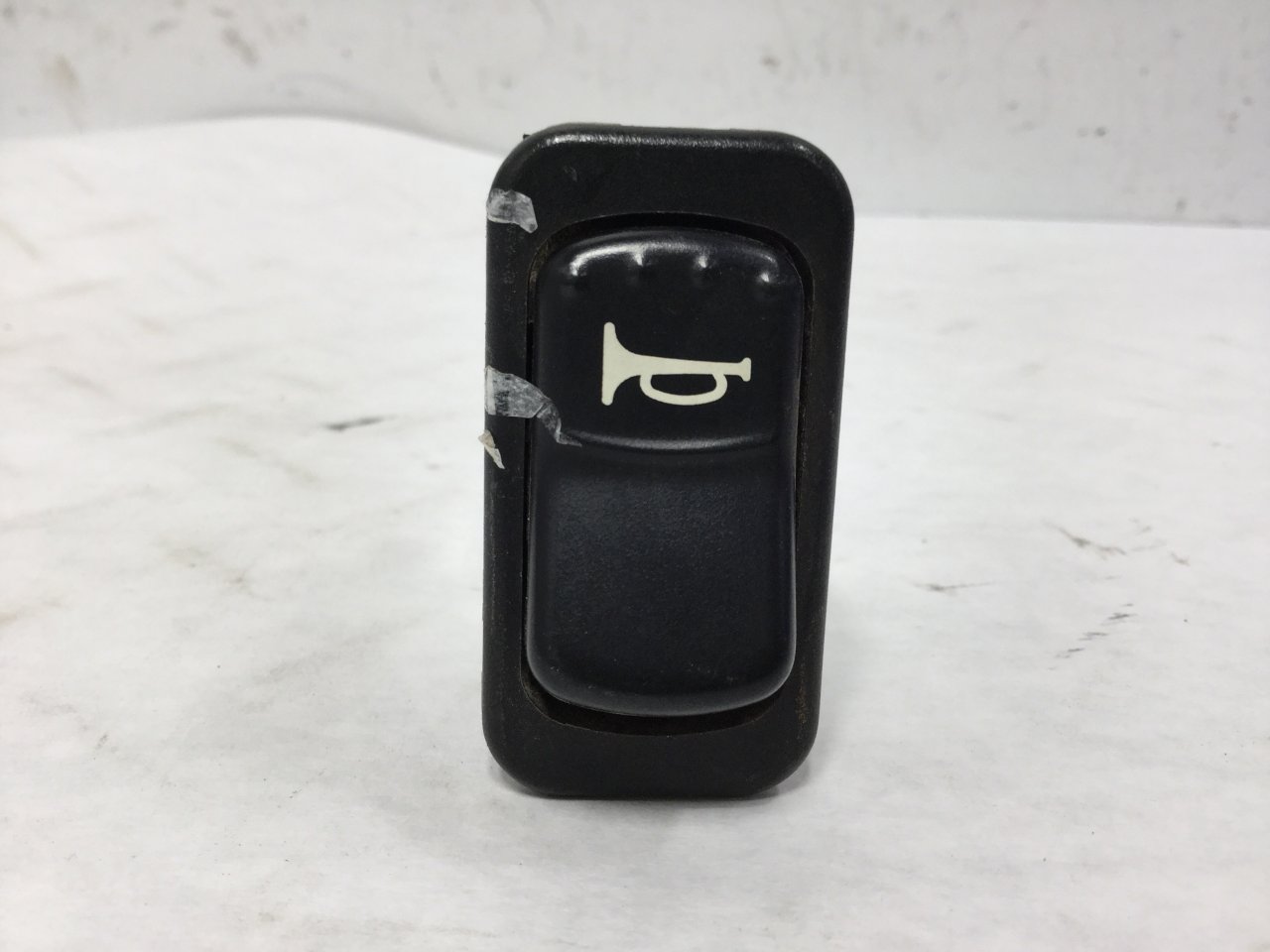 P27-1127-020 | Kenworth T370 Dash/Console Switch for Sale