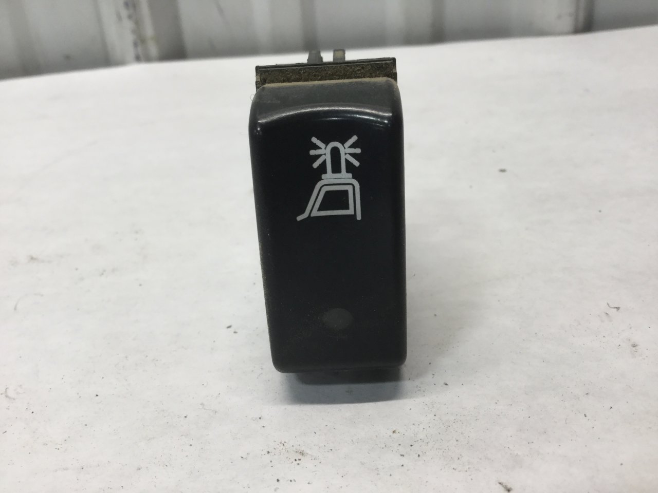 P27-1040-21 | Kenworth T660 Dash/Console Switch for Sale