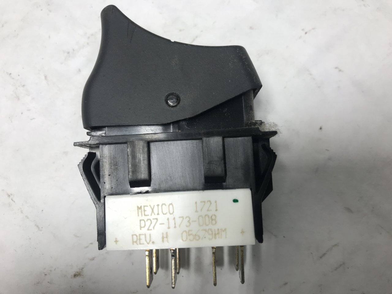 P27-1173-008 | Kenworth T680 Dash/Console Switch for Sale