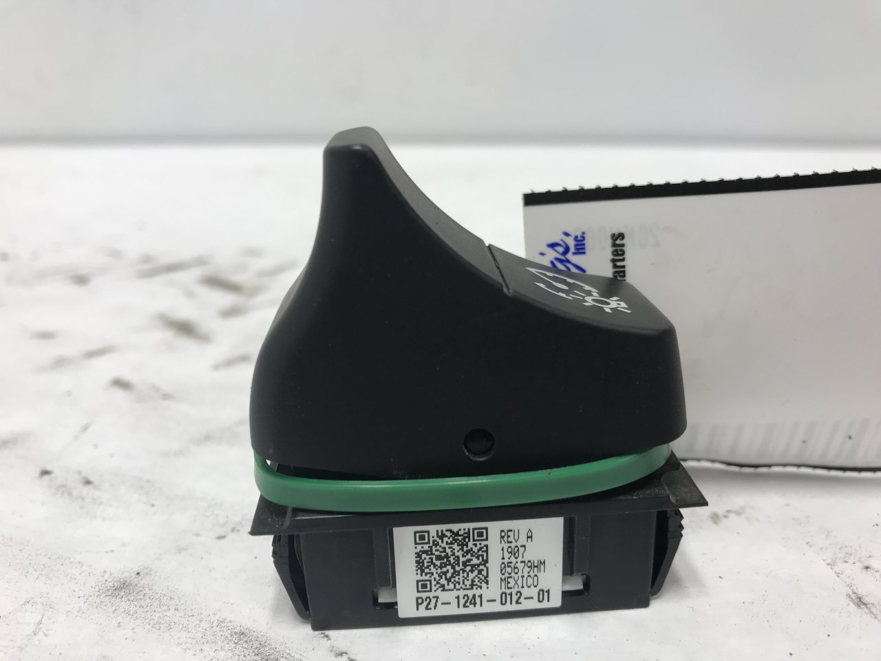 P27-1241-012-01 | Kenworth T680 Dash/Console Switch for Sale