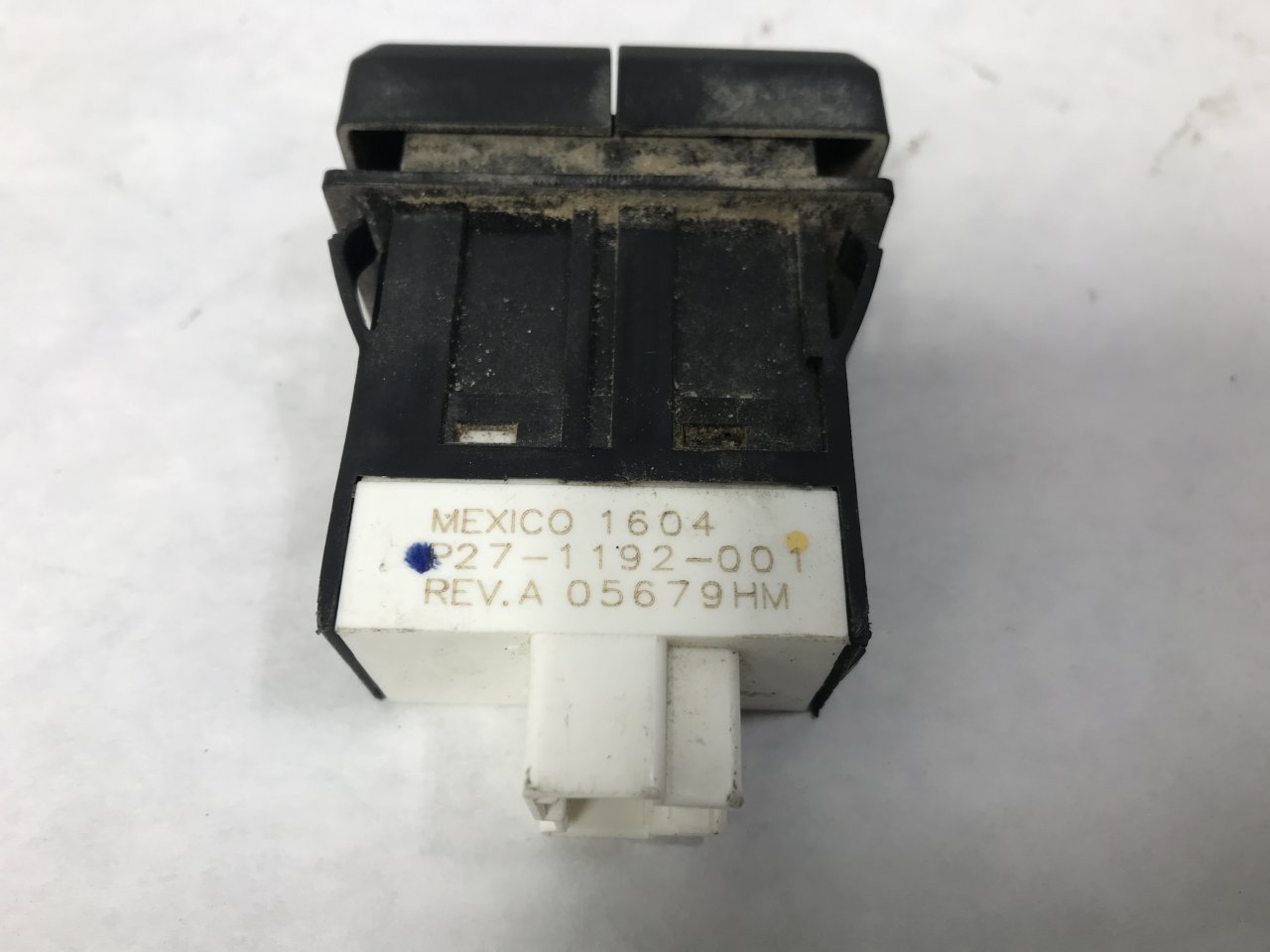 P27-1192-001 | Kenworth T680 Dash/Console Switch for Sale