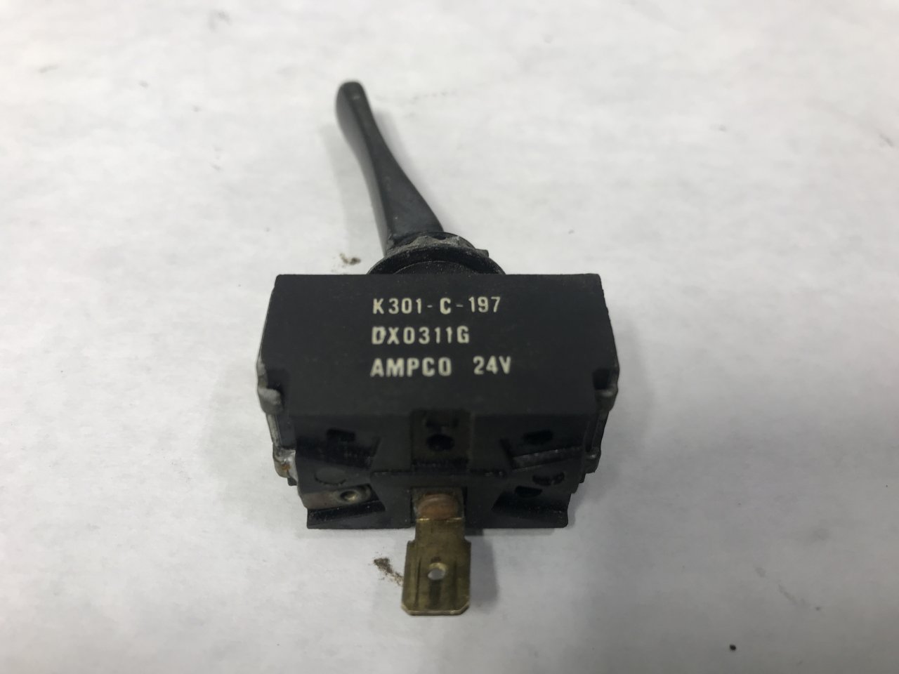 K301-C-197 | Kenworth T800 Dash/Console Switch for Sale