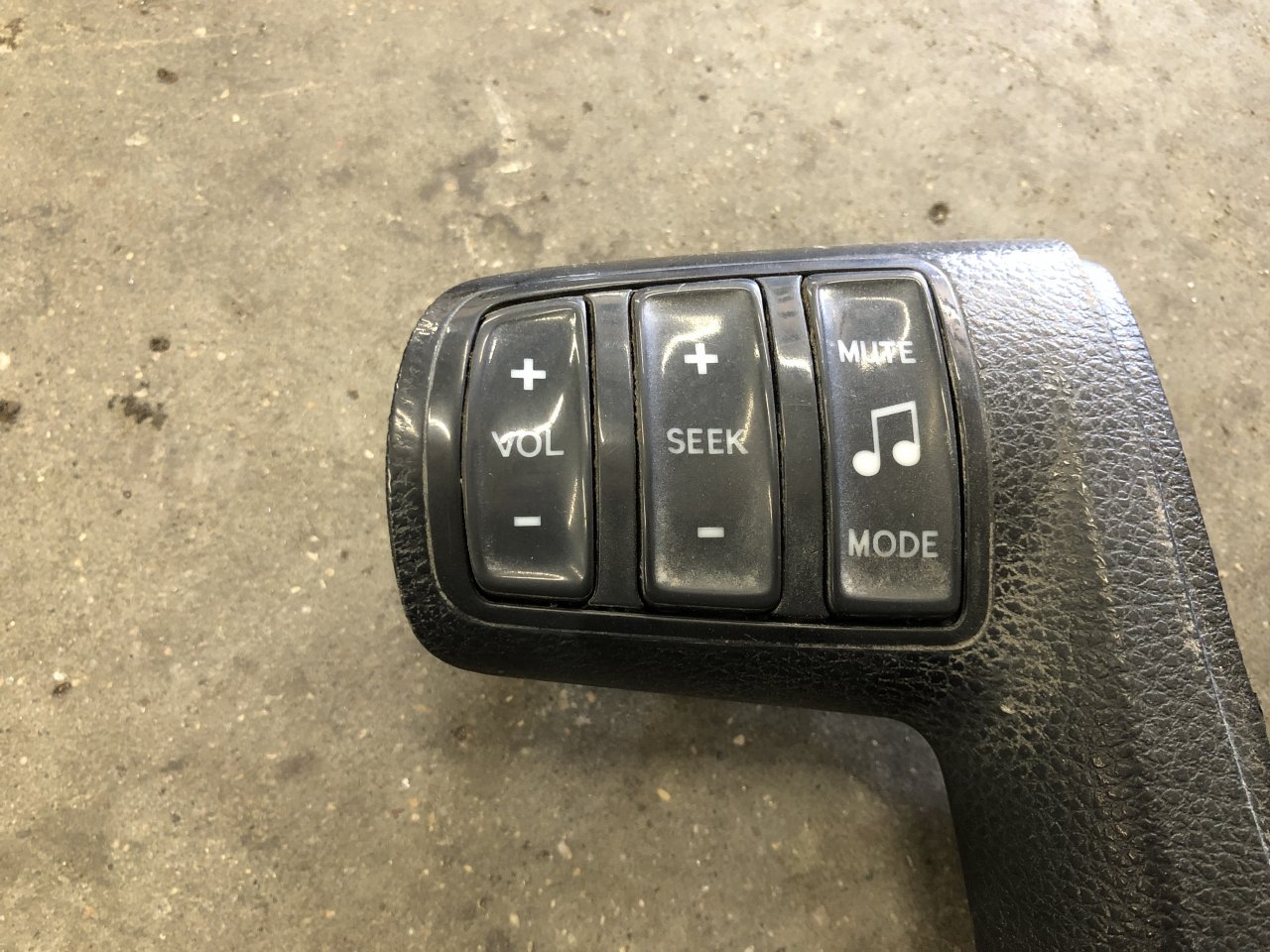 Kenworth T880 Dash/Console Switch for Sale