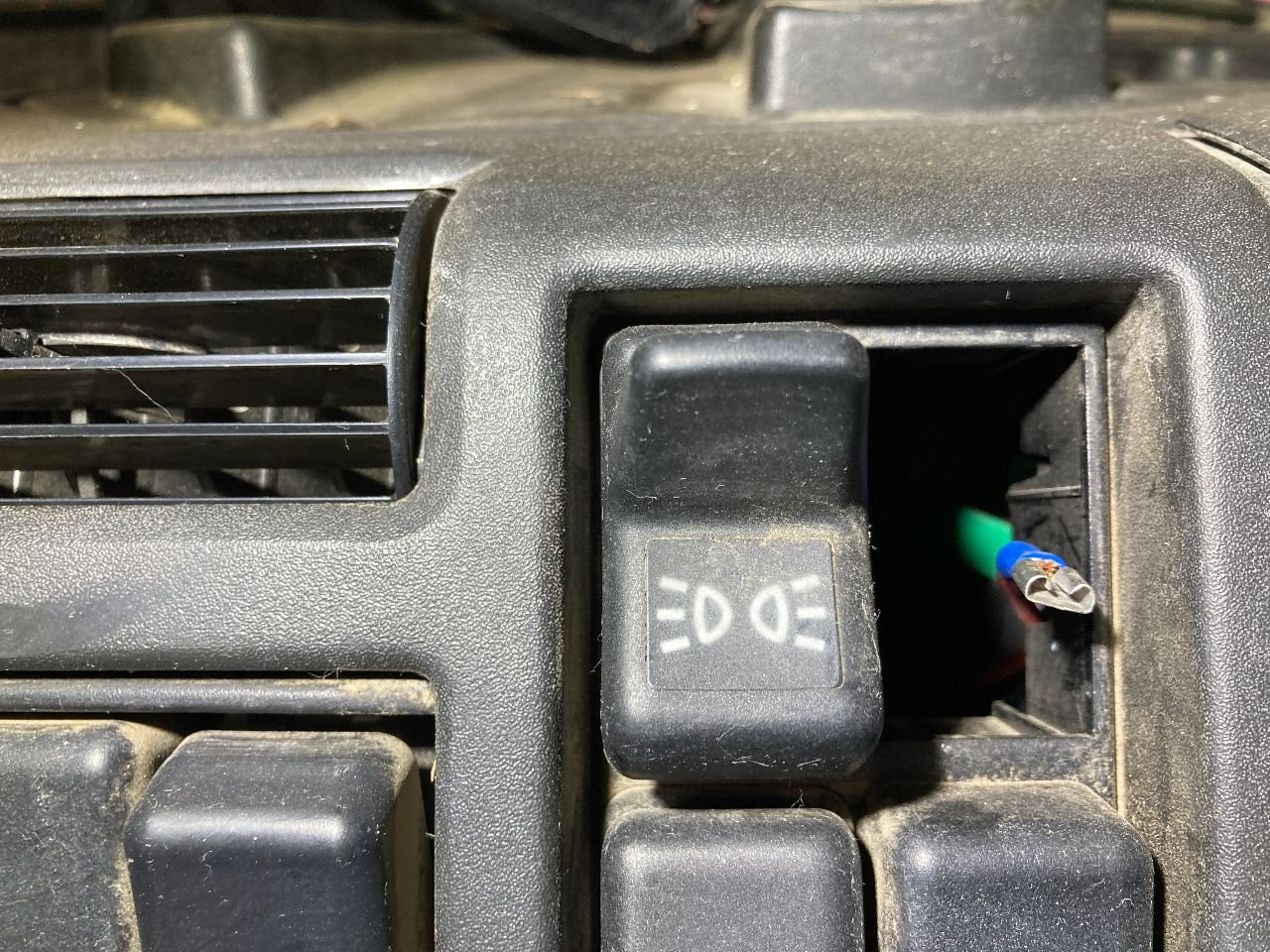 1624125 | Volvo VNL Dash/Console Switch for Sale