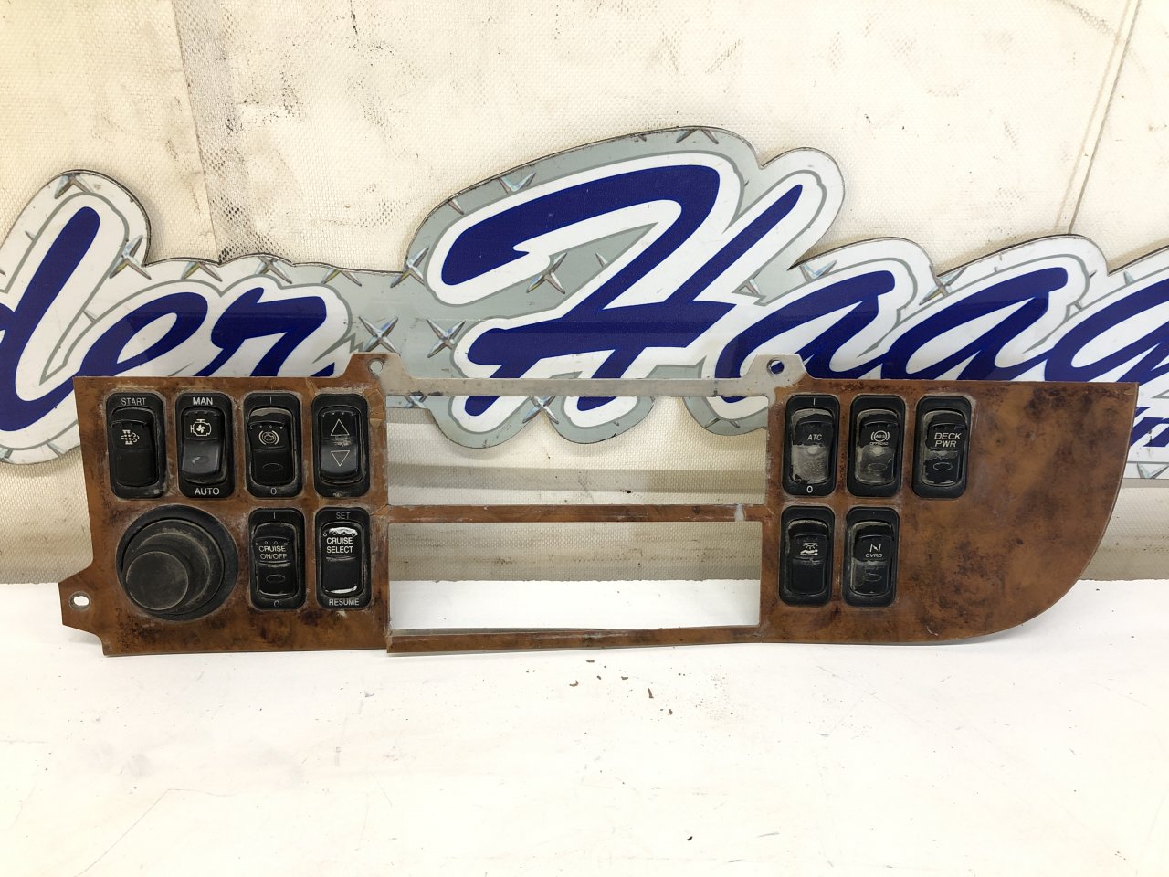 S64-6016-200 | Peterbilt 367 Dash Panel for Sale