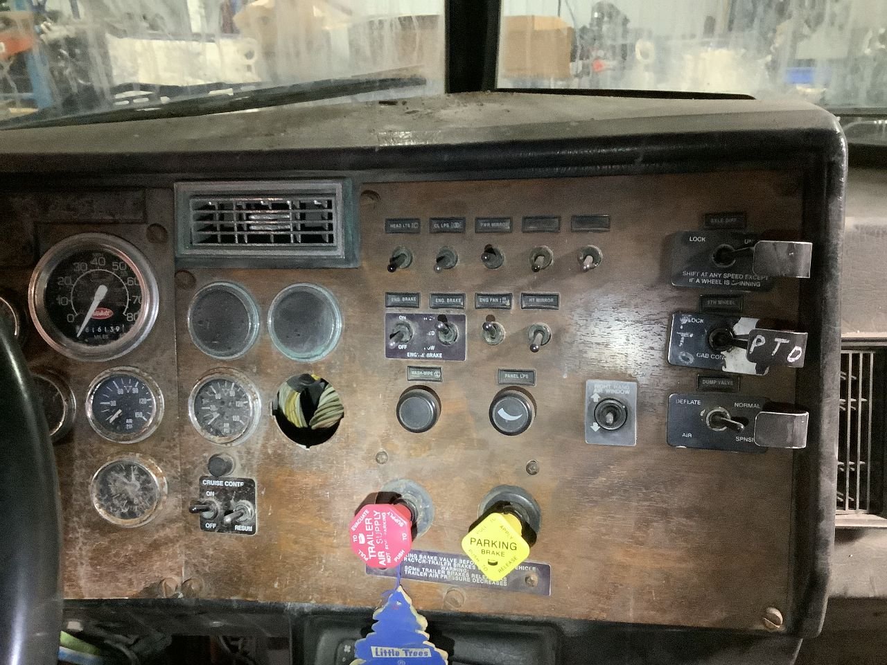 17-04241-1E00 | Peterbilt 385 Dash Panel for Sale