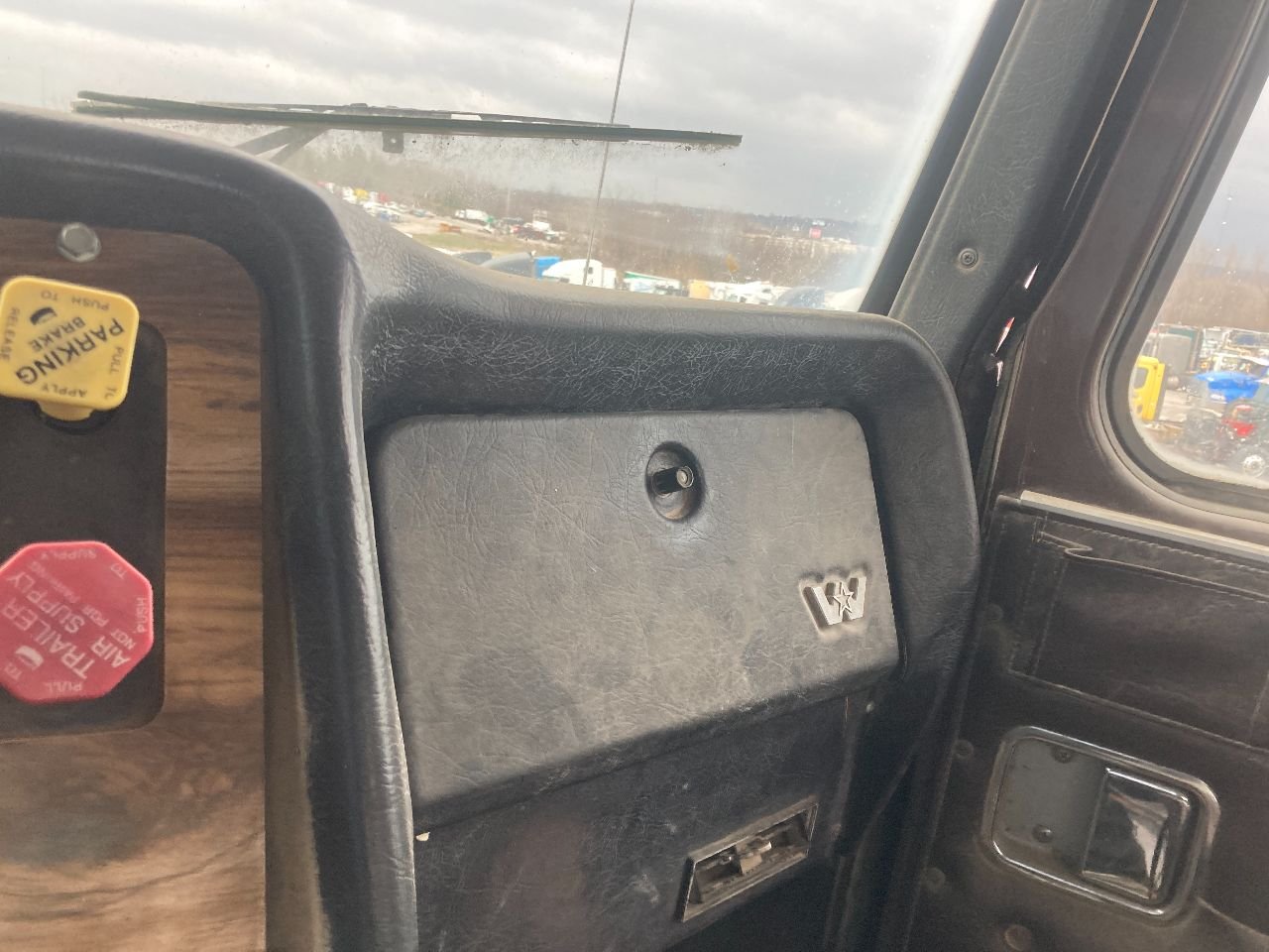 Western Star Trucks 4800 Dash Panel for Sale