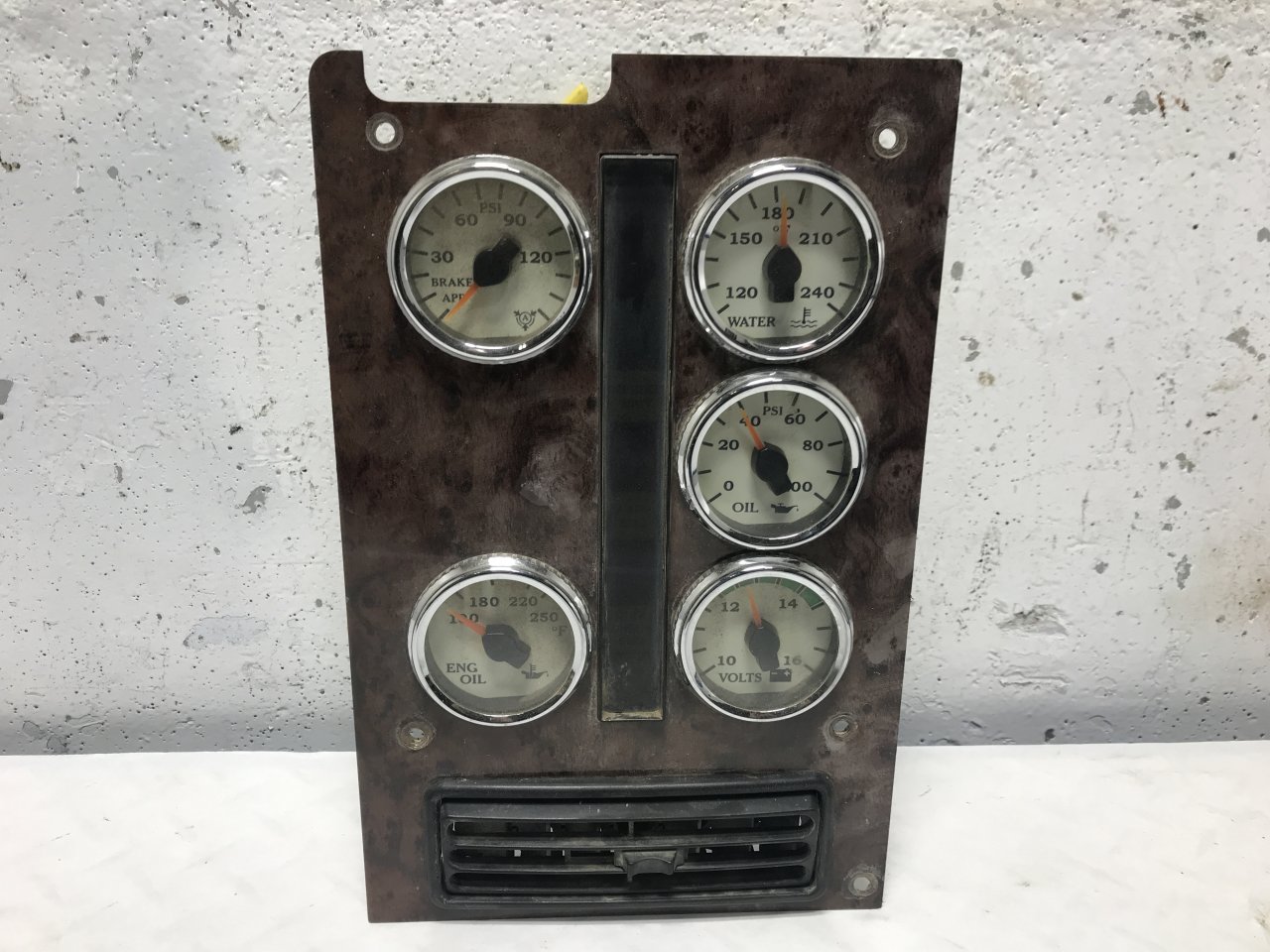 3592552C91 | International 9200 Dash Panel for Sale