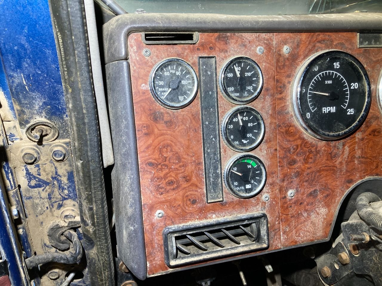 International 9300 Dash Panel for Sale