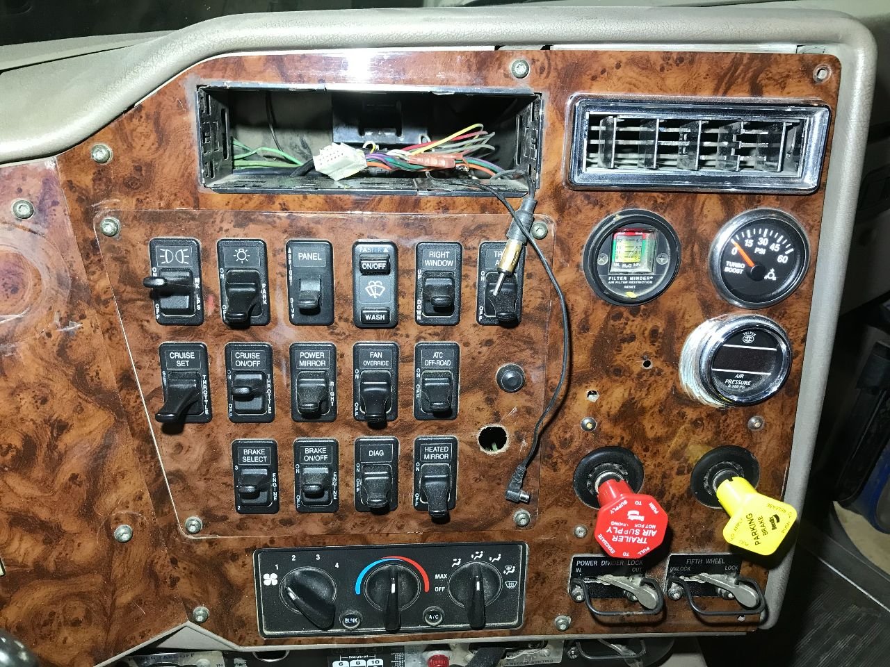 International 9400 Dash Panel for Sale