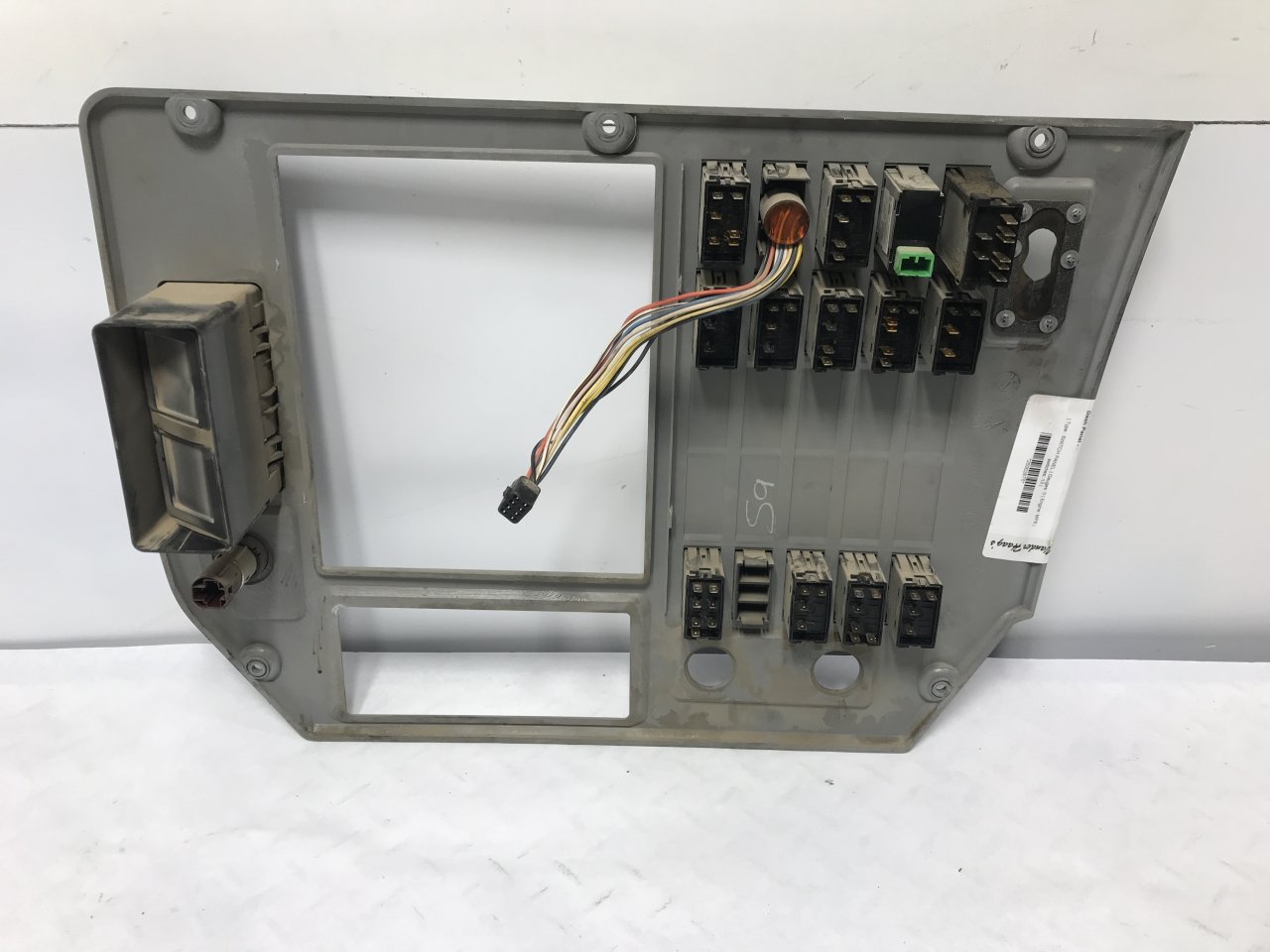 84MT5102M | Mack CHU Dash Panel for Sale
