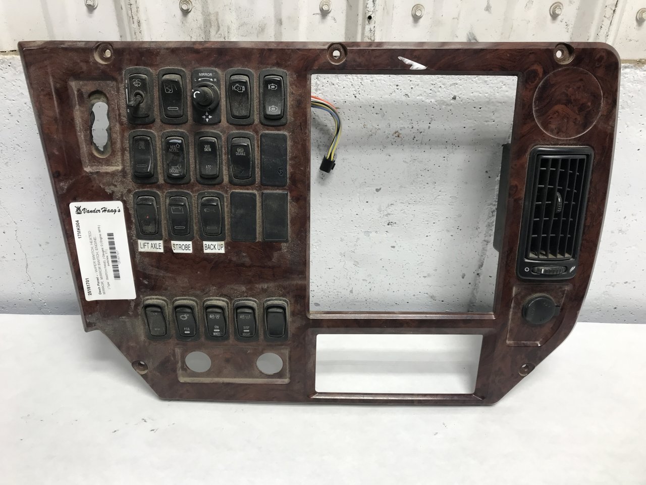 25137036 | Mack CHU Dash Panel for Sale