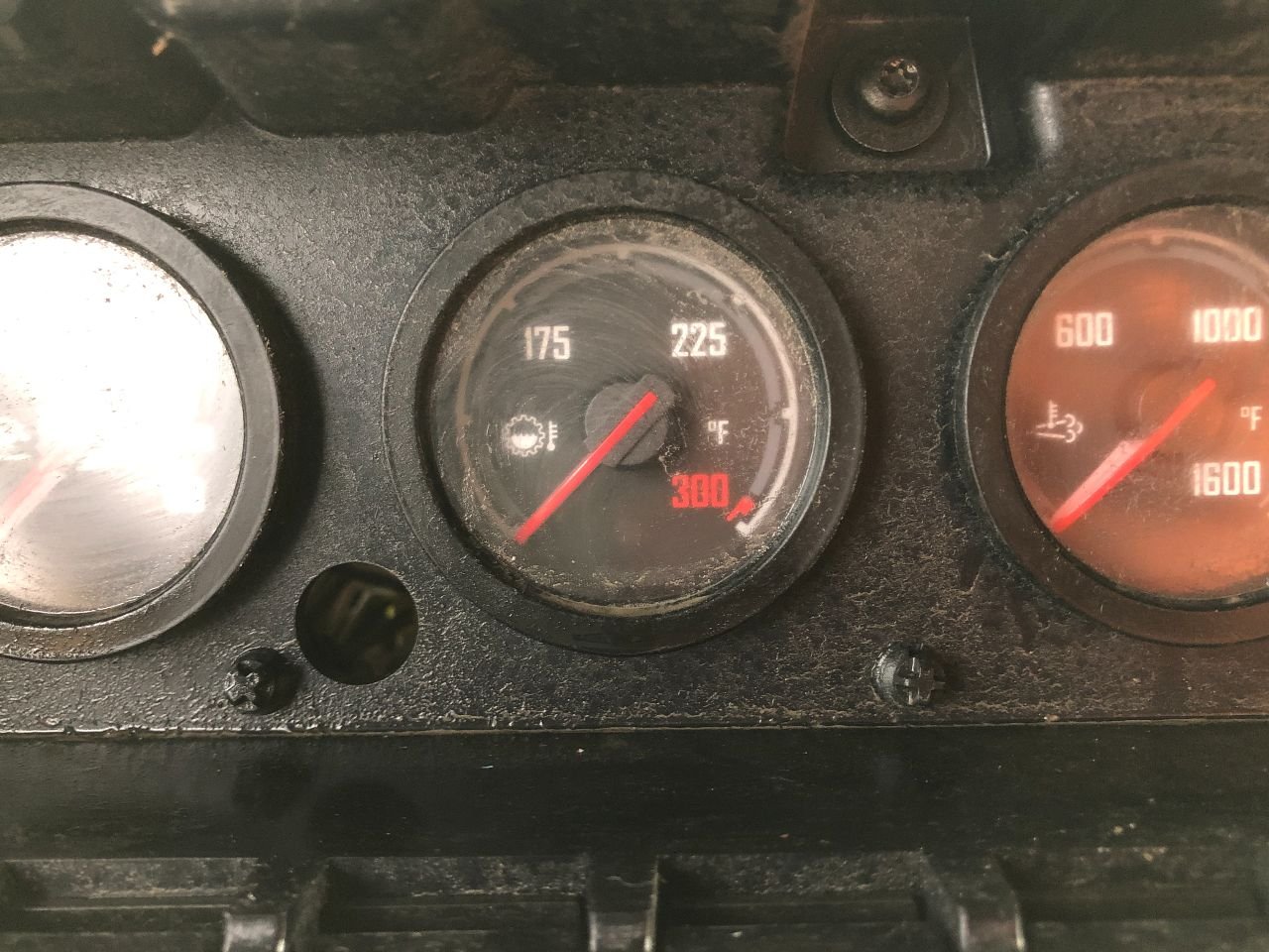 Mack ANTHEM (AN) Dash Panel for Sale