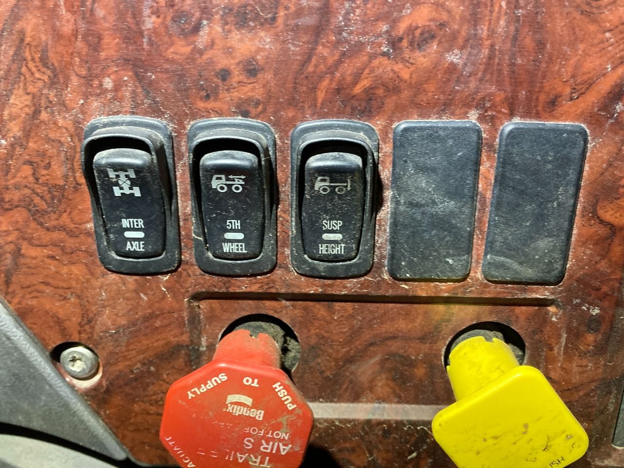 84MT5102M | Mack CXU613 Dash Panel for Sale