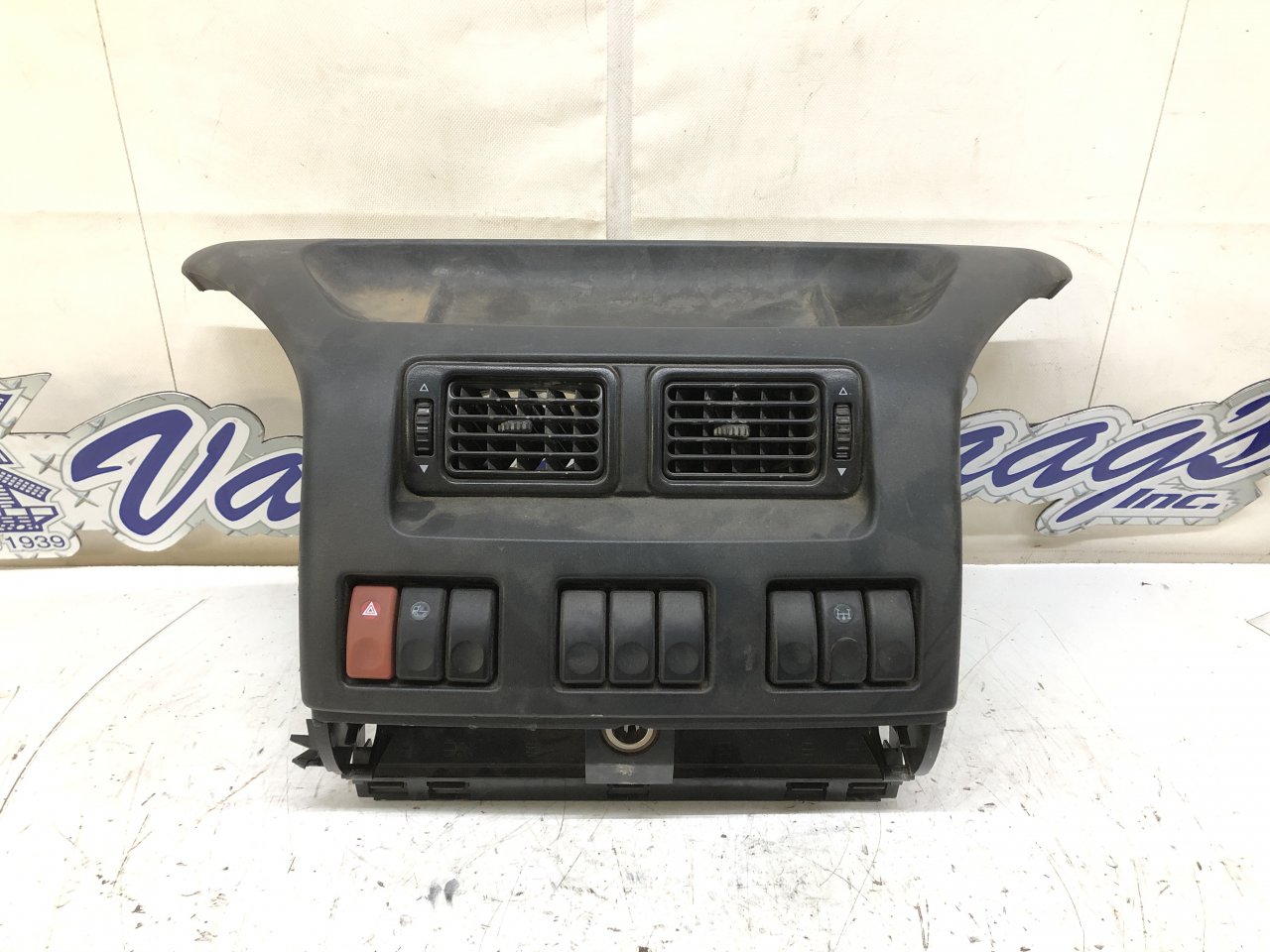 5010445079 | Kenworth K370 Dash Panel for Sale