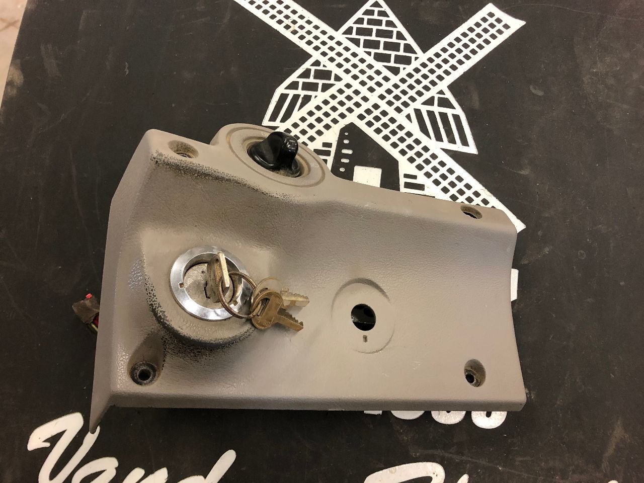 Ford L8501 Dash Panel for Sale