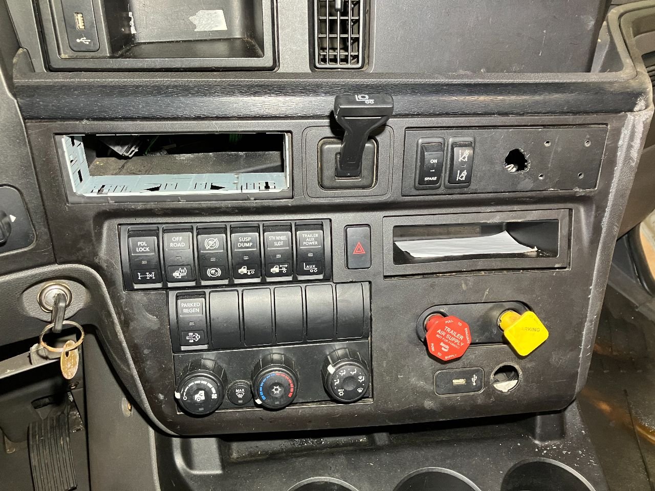 it-pm-oem-flex1 | International LT Dash Panel for Sale