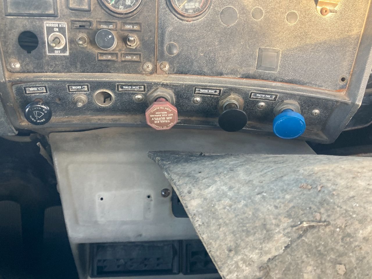 Mack R600 Dash Panel for Sale