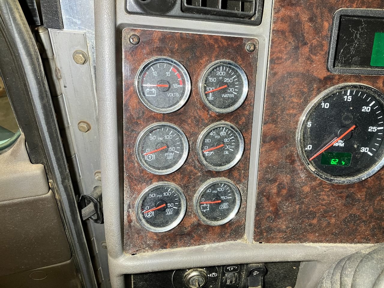 S64-1293-2111111 | Kenworth T370 Dash Panel for Sale