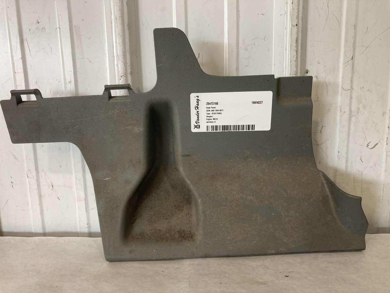 S60-1304-0671 | Kenworth T680 Dash Panel for Sale