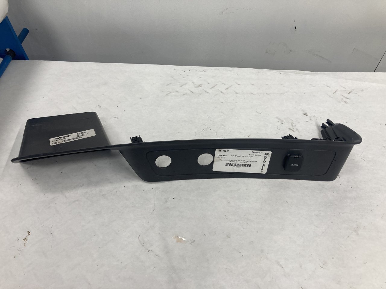 S18103712761 | Kenworth T680 Dash Panel for Sale
