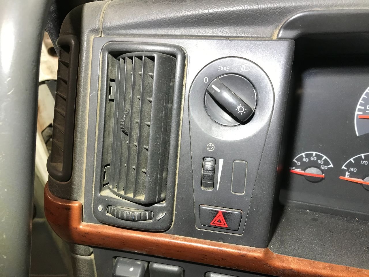20911930 | Volvo VNL Dash Panel for Sale