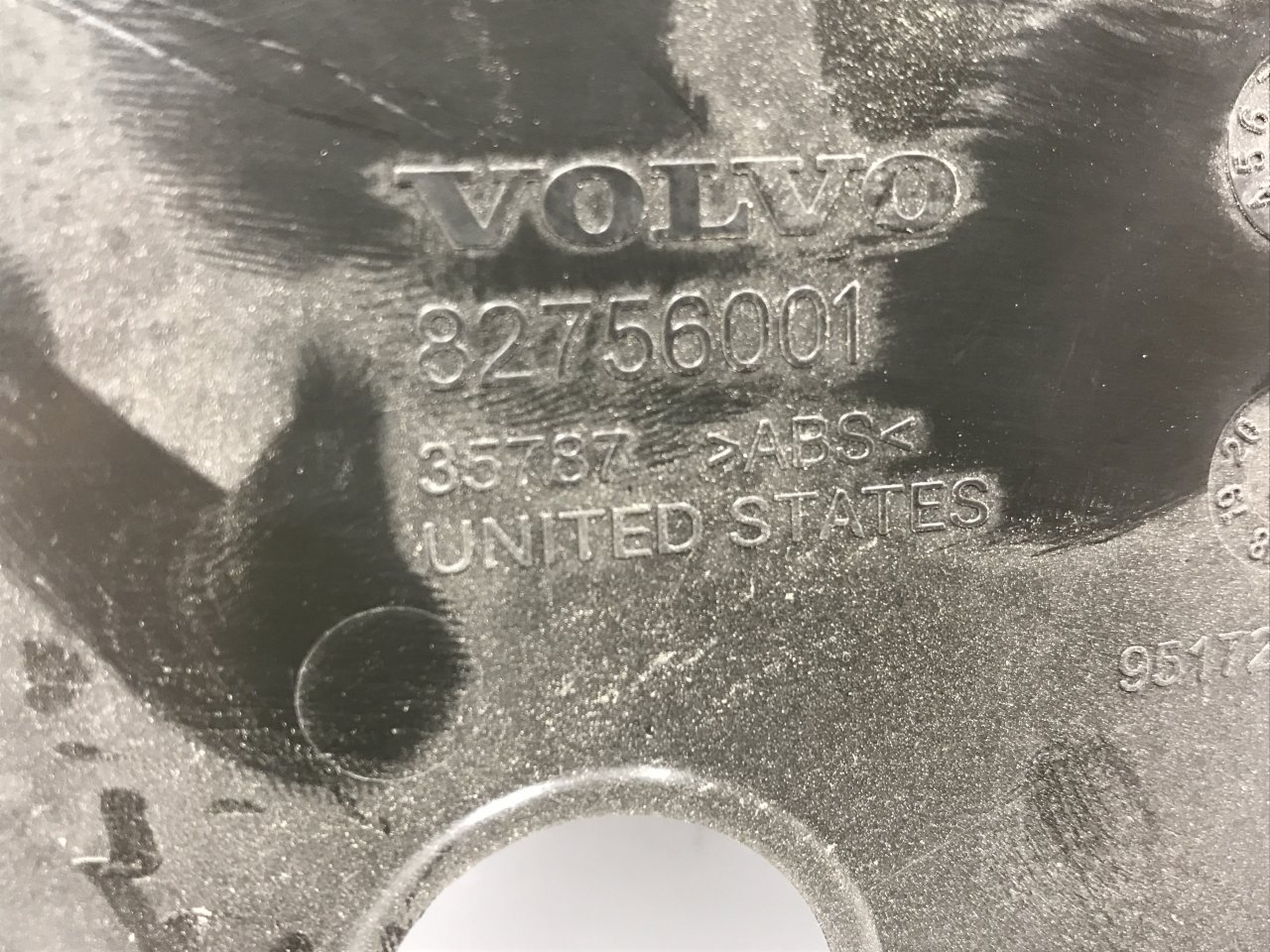 82756001 | Volvo VNL Dash Panel for Sale