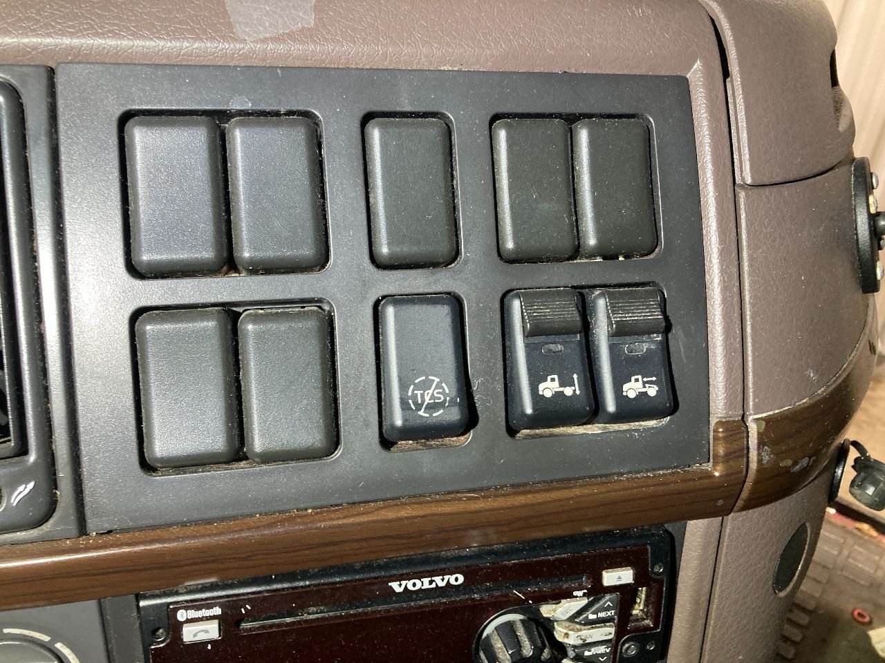 3175601 | Volvo VNL Dash Panel for Sale
