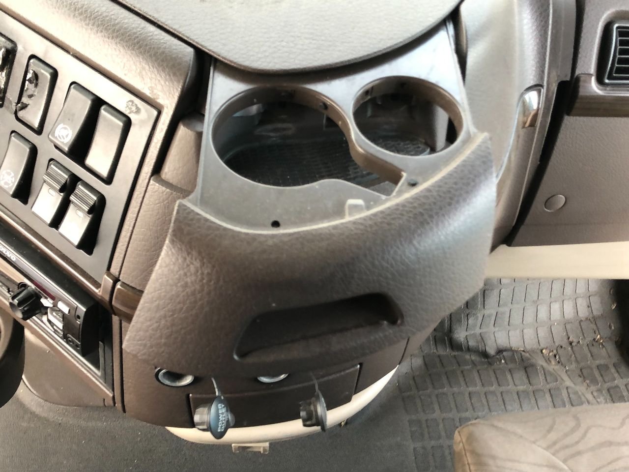 20521627 | Volvo VNL Dash Panel for Sale