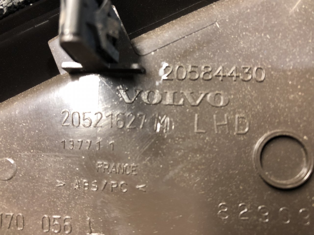 20521627 | Volvo VNL Dash Panel for Sale