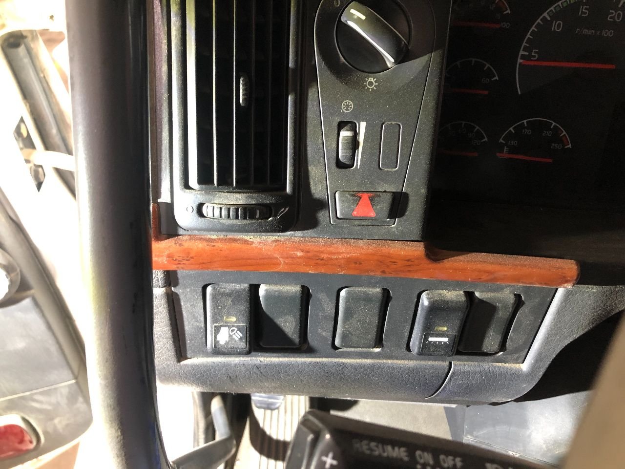 V6-170-033-01 | Volvo VNL Dash Panel for Sale