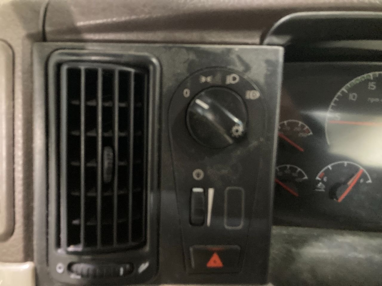 20953575-P06 | Volvo VNL Dash Panel for Sale