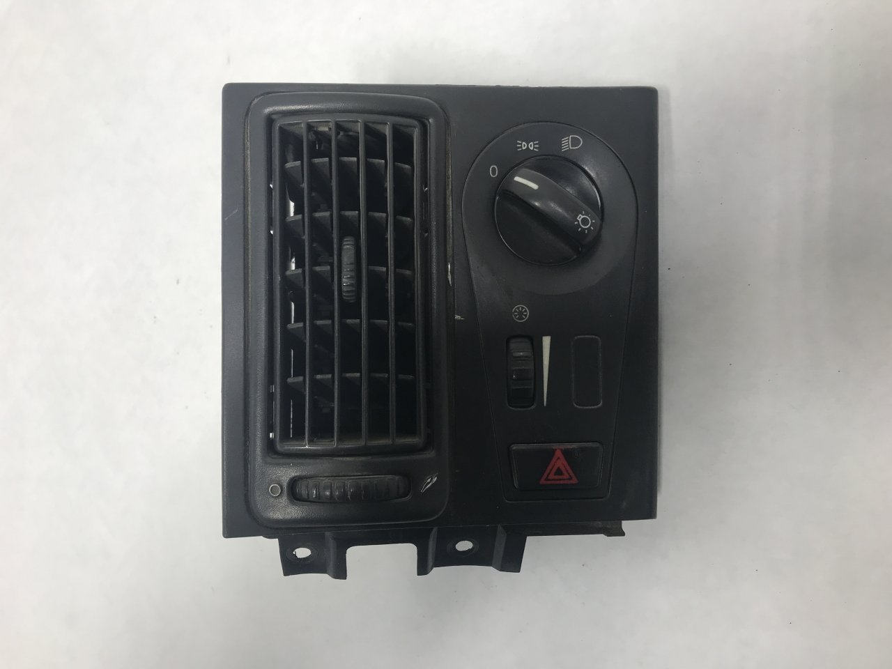 20911930 | Volvo VNL Dash Panel for Sale