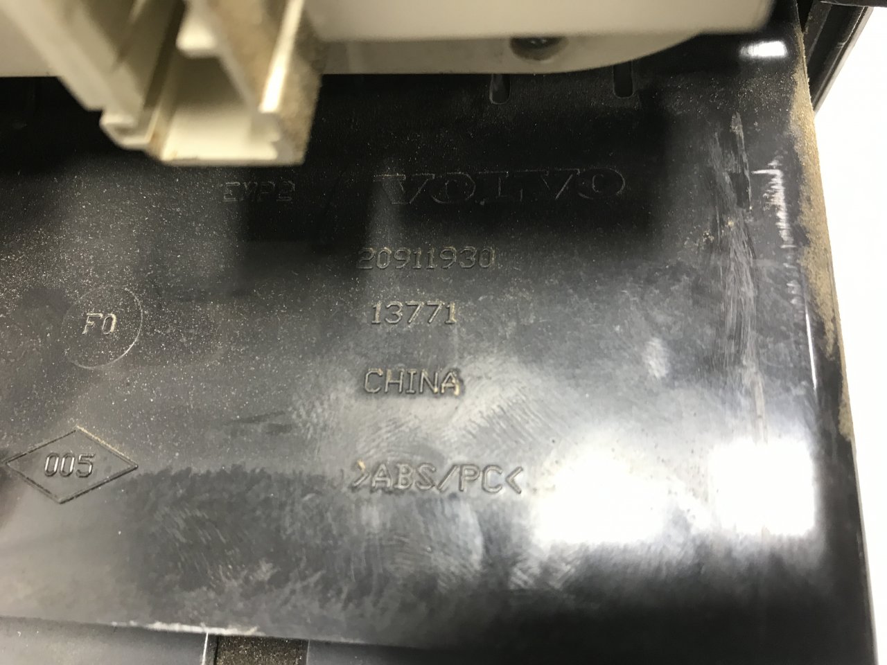 20911930 | Volvo VNL Dash Panel for Sale