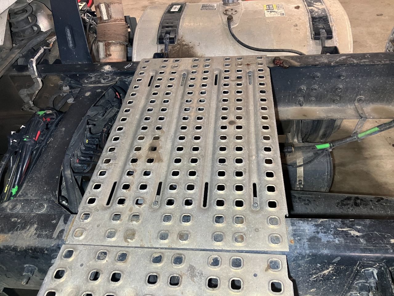 20559519 | Volvo VNR Deckplate for Sale