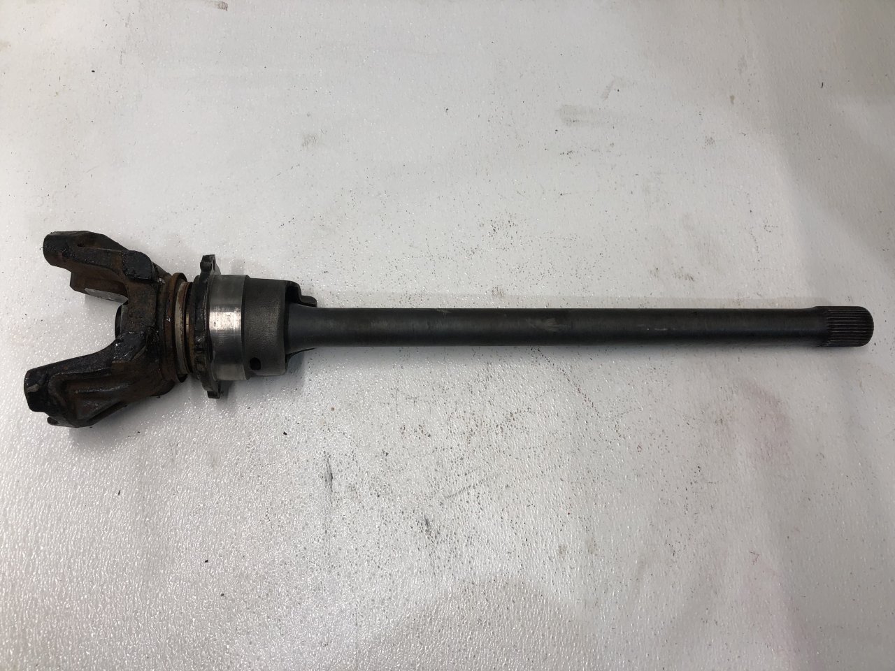 Paccar MV2014P3D Pwr Divider Thru Shaft for Sale