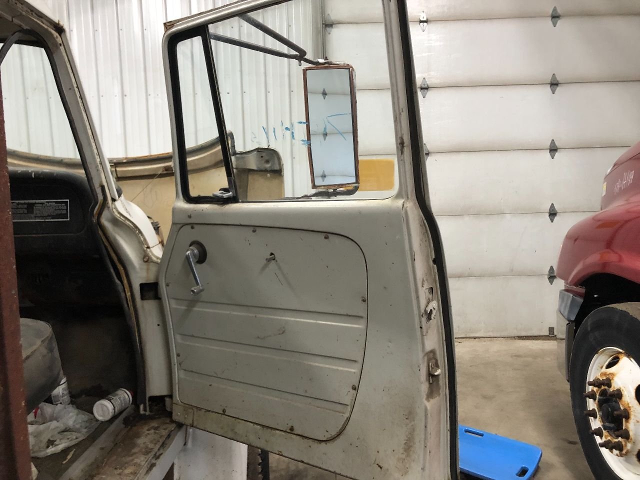 International 1600 LOADSTAR Door for Sale