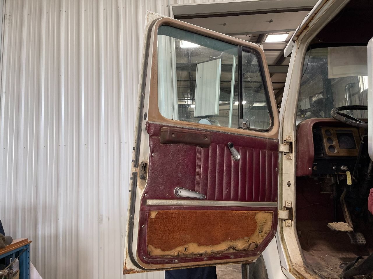 International S2200 Door for Sale