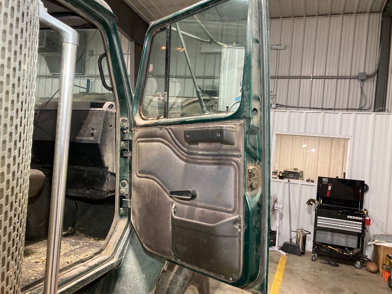 International S2600 Door for Sale