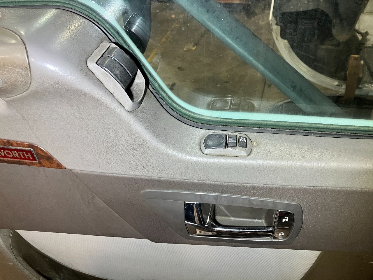 R25-1100-217111 | Kenworth T370 Door for Sale