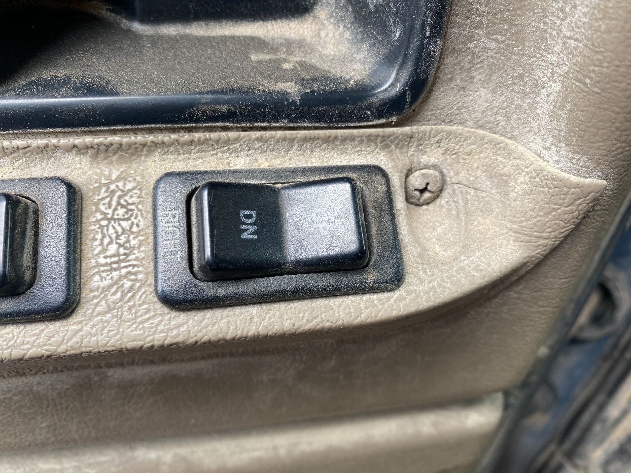 3536495C1 | International 9400 Door Electrical Switch for Sale