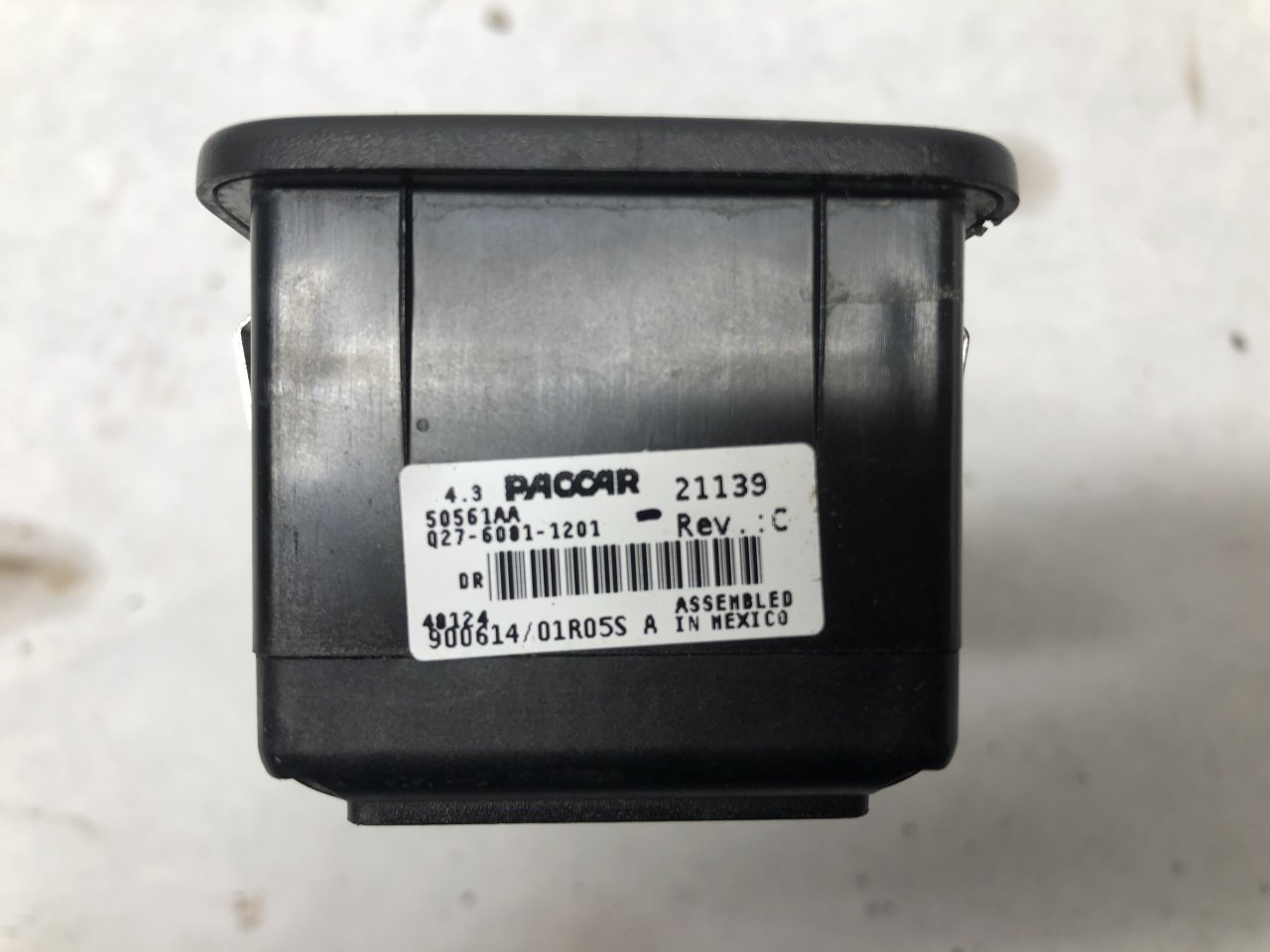 Q27-6001-1201 | Kenworth T680 Door Electrical Switch for Sale
