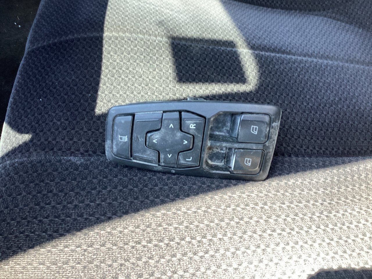 23024871 | Volvo VNL Door Electrical Switch for Sale